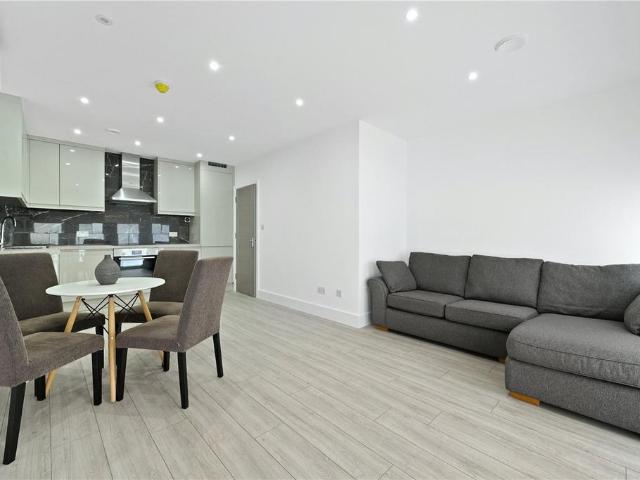 Acton Lane, London, NW10 1 bed apartment to rent £1,650 pcm £381 pw