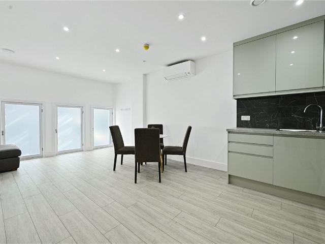Acton Lane, London NW10, 1 bed flat to rent, £1,650 pcm | PrimeLocation