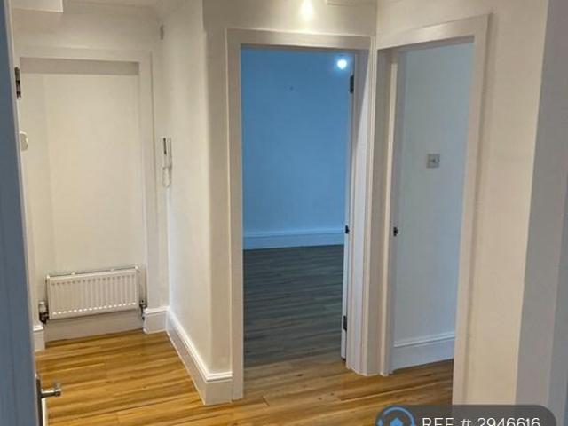Acton, London, W3 3 bed flat to rent £2,700 pcm £623 pw
