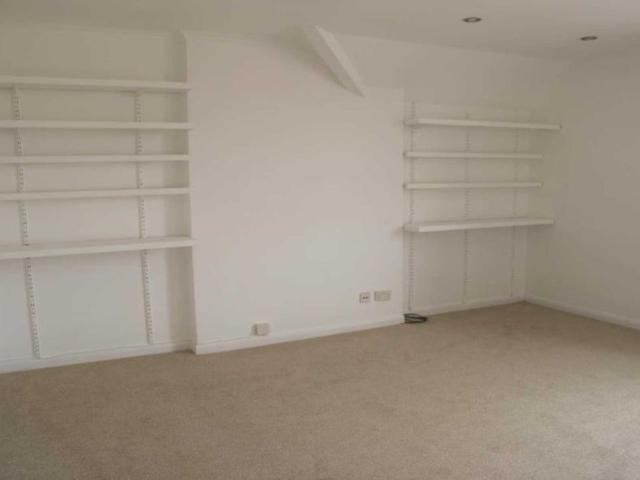 Acton, London W3, 1 bed flat to rent, £1,500 pcm | PrimeLocation