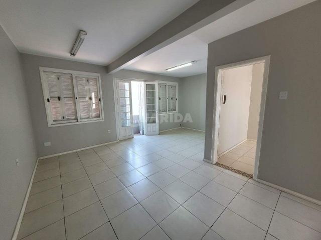 Aártamento com 6 quartos, 1 suíte, e 4 vagas de garagem no bairro Santana COD: 22828