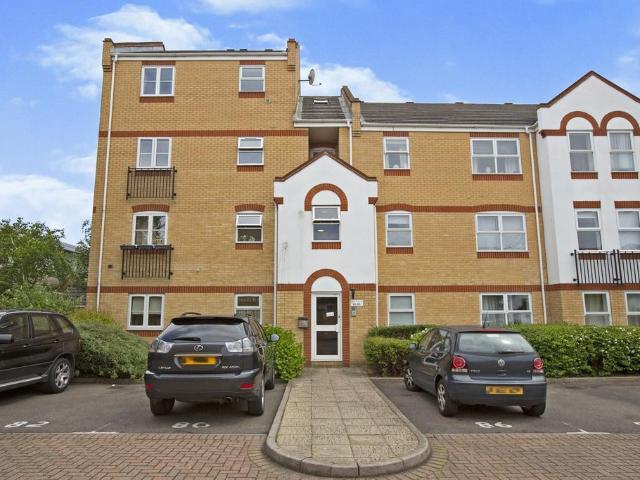 Aaron Hill Road, London E6 2 bed apartment to rent £1,650 pcm £381 pw