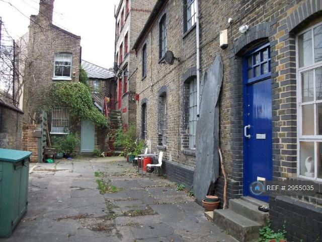 Abney Gardens, London, N16 2 bed flat to rent £2,150 pcm £496 pw