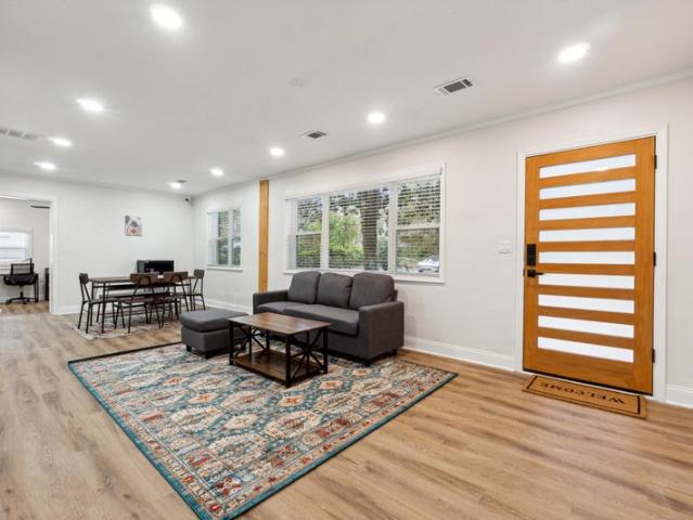 AboveAverage Atlanta Home | Safe, Clean, With Gat