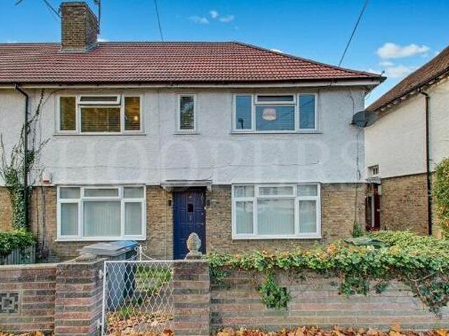 Aboyne Road, London, 2 Bedroom Maisonette