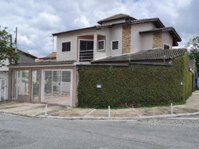 Abaixou! Sobrado Alto Padrão à Venda em Guarulhos: 7 Vagas e Edícula