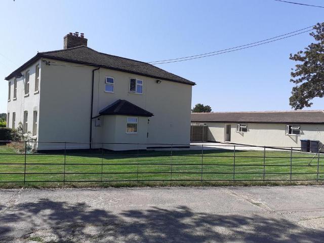Abbess Roding 4 bed semi detached house to rent £2,950 pcm £681 pw