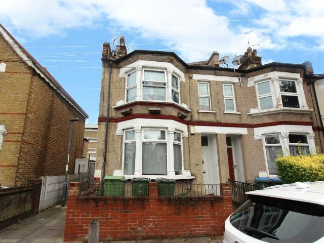Abbey Terrace, Abbey Wood SE2, 2 bed flat to rent, £1,700 pcm | PrimeLocation