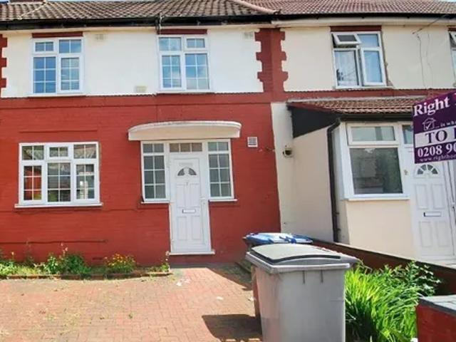 Abbey Avenue, London, HA0 1LL, United Kingdom | 3 bed townhouse for rent #167212820 | Rentberry