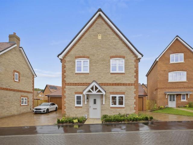Abbey Barn Park, High Wycombe HP10, 3 bed detached house to rent, £3,000 pcm | PrimeLocation