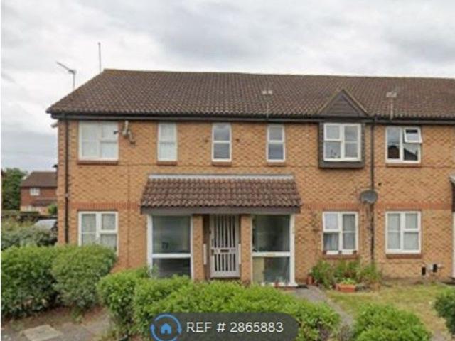 Abbey Close, Hayes UB3, 1 bed maisonette to rent, £1,500 pcm | PrimeLocation