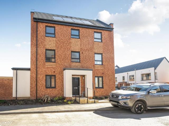Abbey Fields, Abingdon, OX14 3 bed semi detached house to rent £2,325 pcm £537 pw