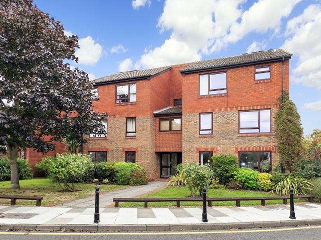 Abbey Gardens, London W6, 1 bed flat to rent, £1,950 pcm | PrimeLocation