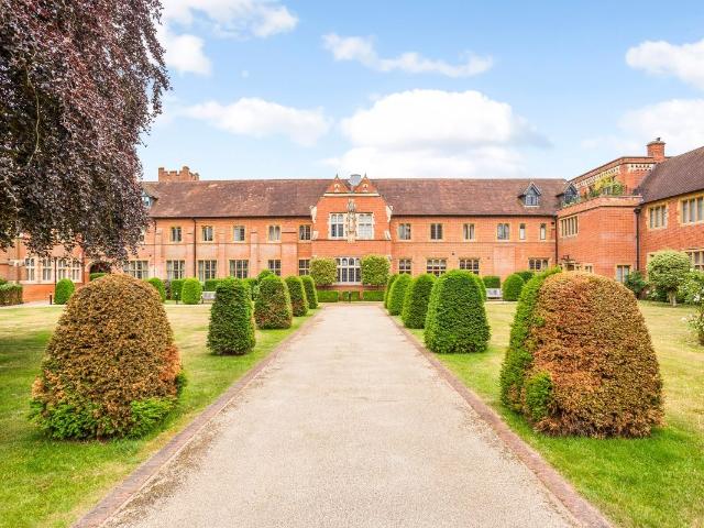 Abbey Gardens, Upper Woolhampton, Reading RG7, 2 bed flat to rent, £1,750 pcm | PrimeLocation