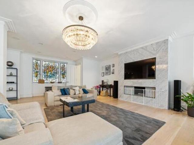 Abbey Lodge, Park Road, 3 Bedroom Apartment