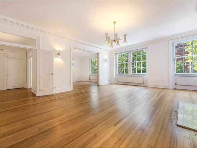 Abbey Lodge, Park Road, St John's. 4 bed apartment to rent £8,667 pcm £2,000 pw