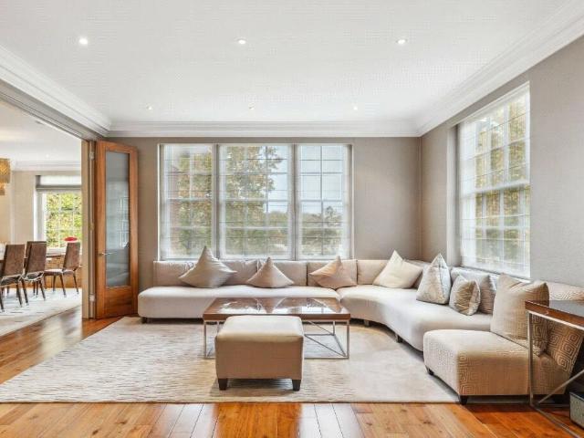 Abbey Lodge, Park Road, St John's. 6 bed flat to rent £34,996 pcm £8,076 pw