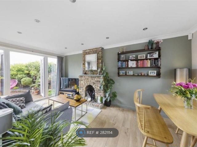Abbey Mews, London E17, 1 bed end terrace house to rent, £2,500 pcm | PrimeLocation