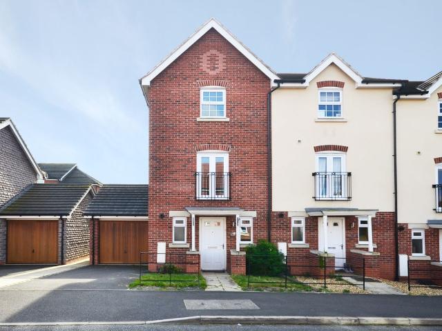 Abbey Park Way, Weston, Crewe CW2, 3 bed semi detached house to rent, £1,050 pcm | PrimeLocation