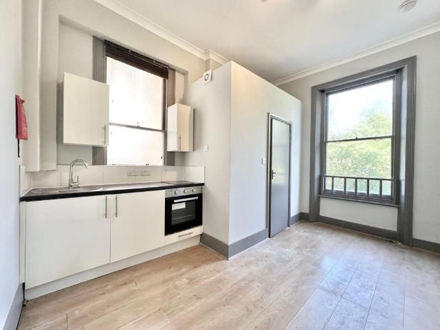 Abbey Rd, Croydon CR0, Studio to rent, £1,100 pcm | PrimeLocation