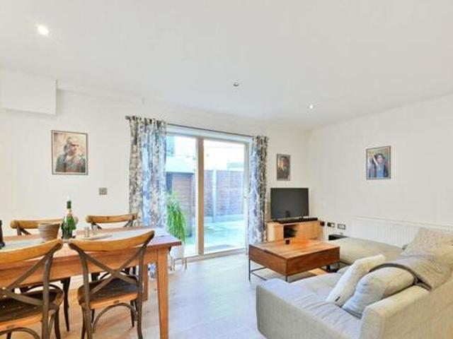 Abbey Road, Colliers Wood, 2 Bedroom Flat