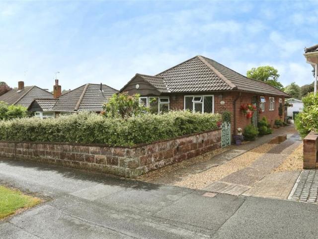 Abbey Road, Fareham PO15, 2 bed bungalow to rent, £1,350 pcm | PrimeLocation
