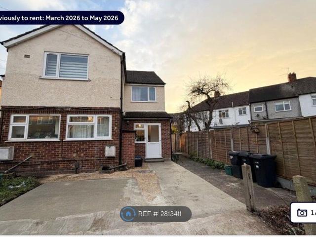Abbey Road, Ilford IG2, 2 bed flat to rent, £1,550 pcm | PrimeLocation