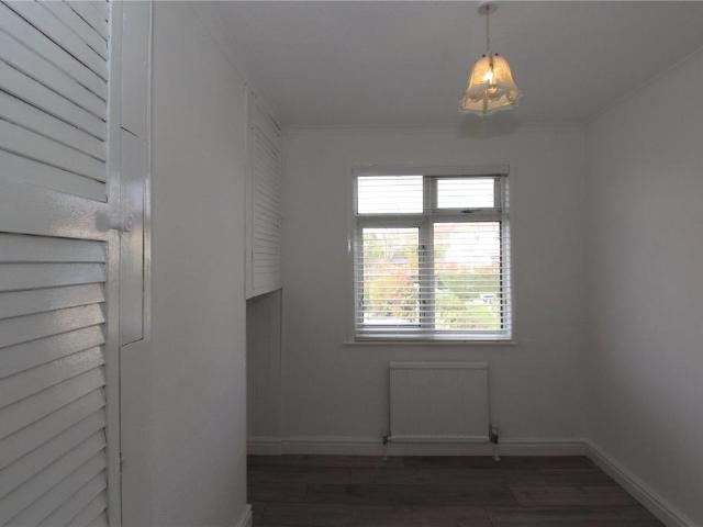 Abbey Road, Ilford IG2 4 bed terraced house to rent £4,333 pcm £1,000 pw