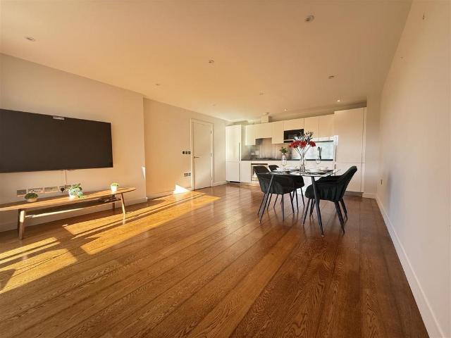 Abbey Road, London 2 bed apartment to rent £3,900 pcm £900 pw