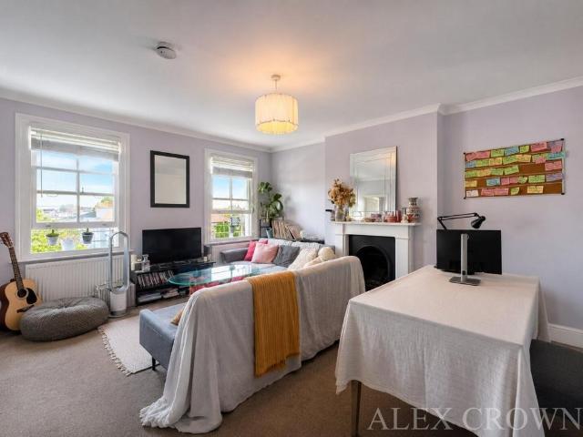 Abbey Road, St Johns Wood 3 bed flat to rent £3,500 pcm £808 pw