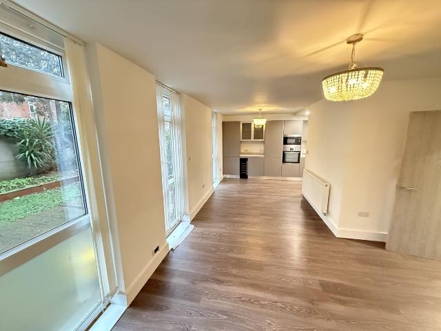 Abbey Road, St Johns Wood, London NW8, 3 bed maisonette to rent, £3,900 pcm | PrimeLocation