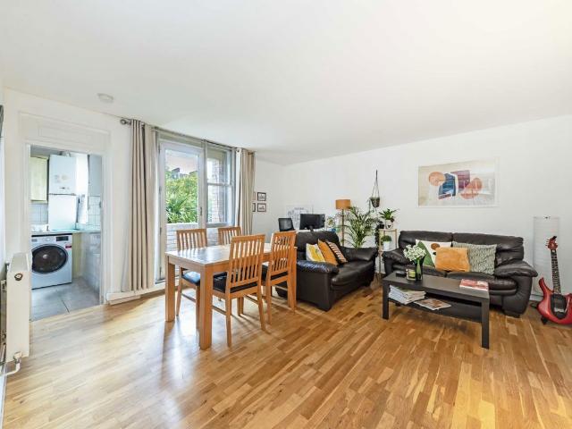 Abbey Road, St John's Wood NW8, 2 bed flat to rent, £2,900 pcm | PrimeLocation