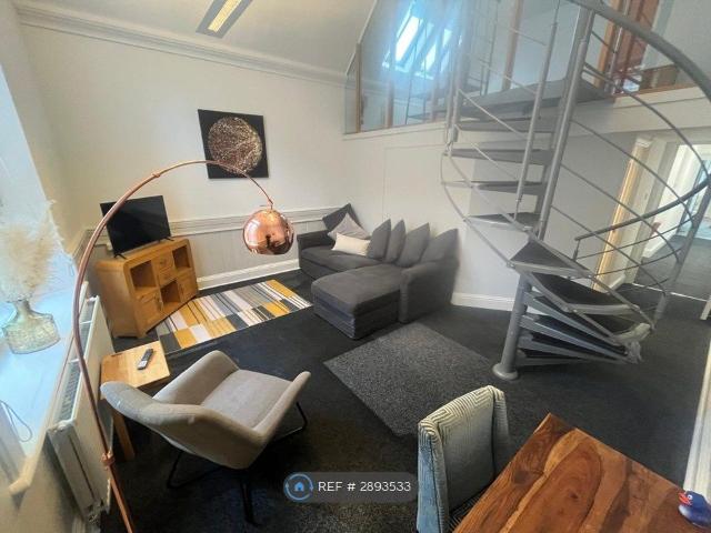 Abbey Road, Sherborne DT9, 2 bed flat to rent, £1,350 pcm | PrimeLocation