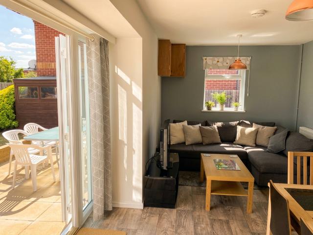 Abbey Road 5 Bed, Beeston NG9 5 bed house to rent £2,412 pcm £557 pw