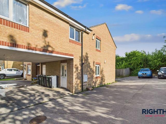 Abbeydale Drive, Bradford BD8, 1 bed flat to rent, £595 pcm | PrimeLocation
