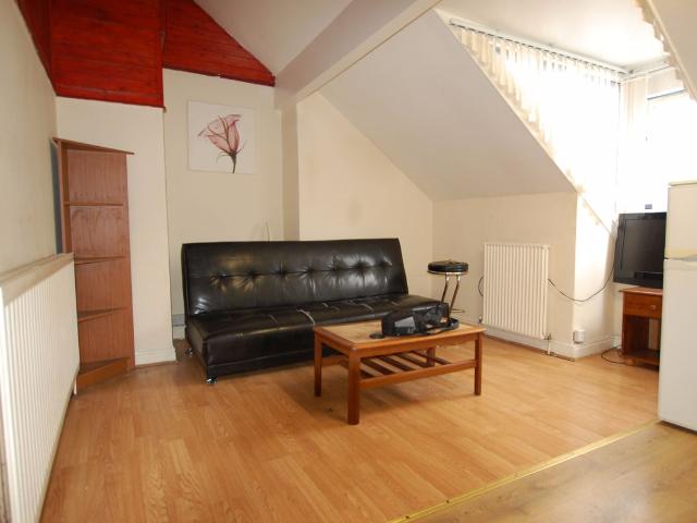 Abbeydale Road, Sheffield, South Yorkshire S7, 1 bed flat to rent, £800 pcm | PrimeLocation