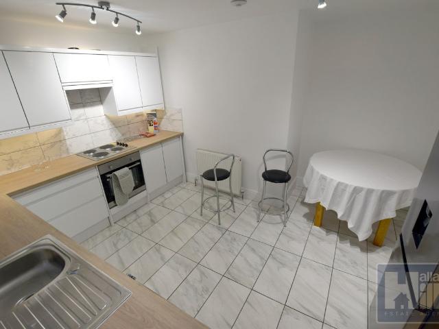 Abbeydale Road, Sheffield, South Yorkshire S7, 3 bed flat to rent, £995 pcm | PrimeLocation