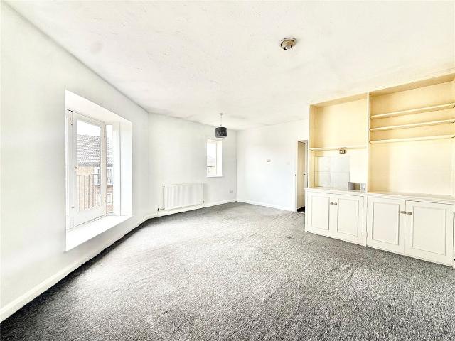 Abbeyfields Close, Twyford Abbey Road, Park Royal NW10, 1 bed flat to rent, £1,500 pcm | PrimeLocation