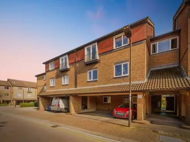Abbeyfields Close, Ealing, NW10 7EG