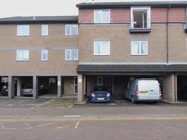 Abbeyfields Close, Ealing, Studio Flat For