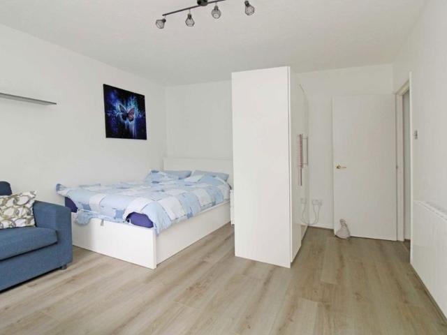 Abbeyfields Close, NW10, London