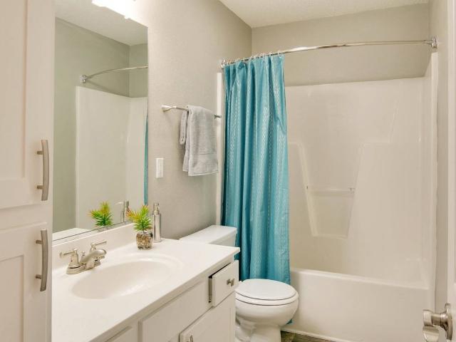 Abbington Place Apartments 1 Bedroom Apartment for Rent at 1521 Bridford Pkwy, Greensboro, NC 27407
