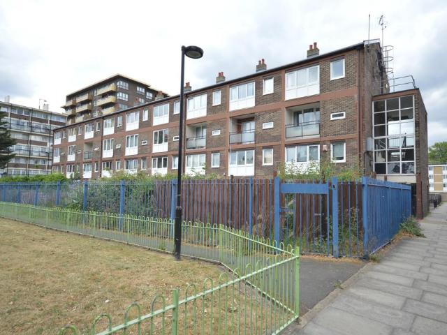 Abbot House, Poplar, E14 0HD 3 bed flat to rent £2,475 pcm £571 pw