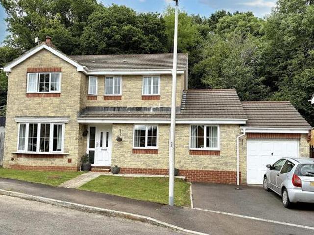 Abbotswood, Kingsteignton, 4 Bedroom Detached