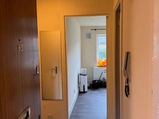 Abbotswood Way, Hayes UB3, 1 bed flat to rent, £1,250 pcm | PrimeLocation