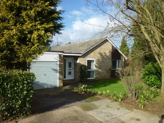 Abbots Close, Ramsey, Huntingdon PE26, 3 bed bungalow to rent, £1,100 pcm | PrimeLocation