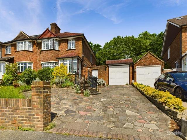 Abbots Green, Croydon 3 bed semi detached house to rent £2,300 pcm £531 pw