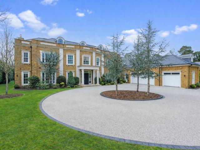 Abbots Drive, Wentworth Estate. 6 bed detached house to rent £35,000 pcm £8,077 pw