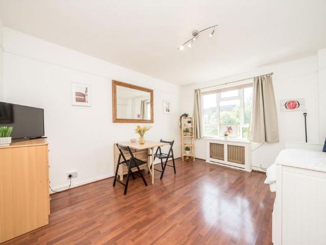 Abbots Manor, London SW1V 1 bed flat to rent £1,950 pcm £450 pw