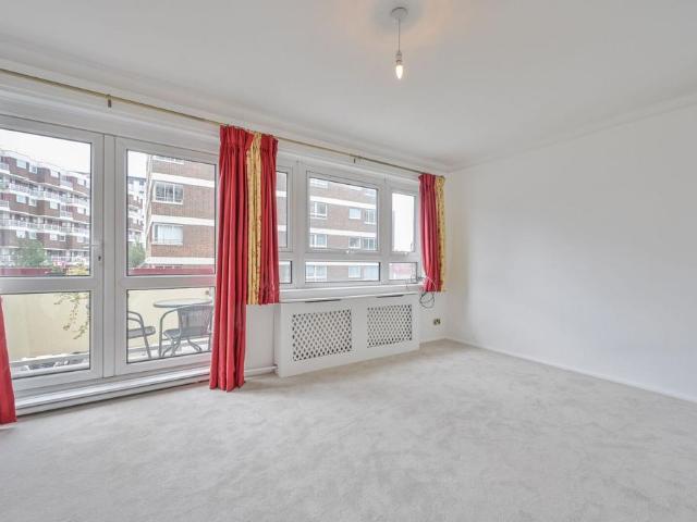 Abbots Manor, Pimlico, London, SW1V 3 bed flat to rent £3,450 pcm £796 pw